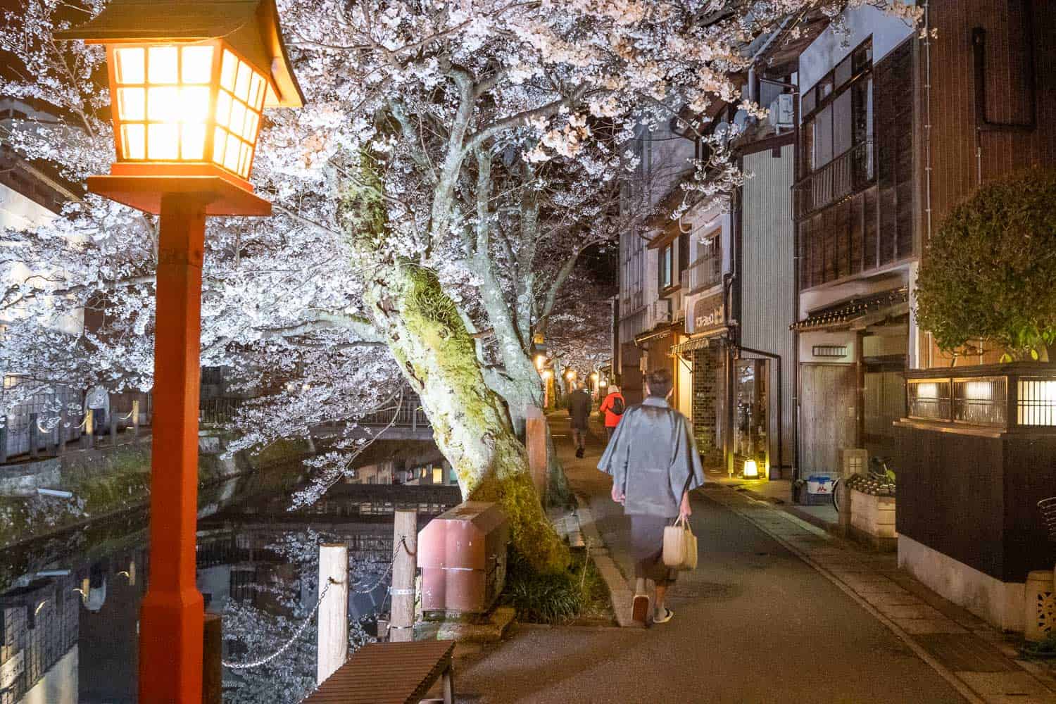 Visiting Kinosaki Onsen: A Shy Foreigner’s Guide to Onsen Towns in Japan